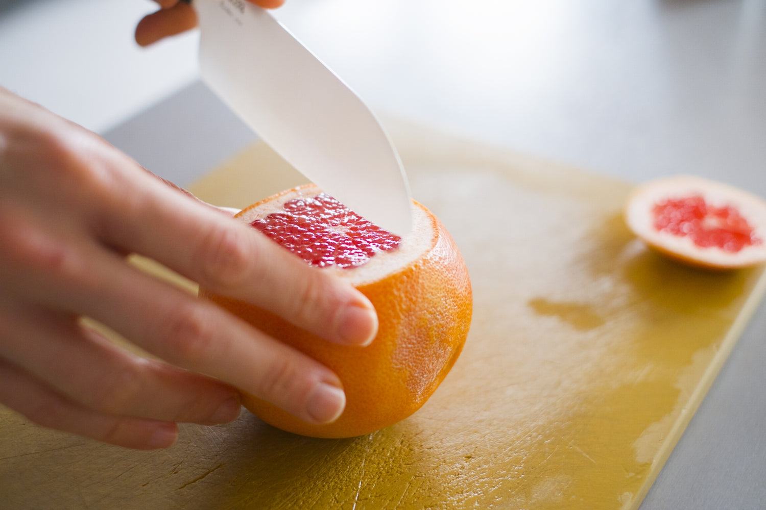 セラミック包丁とは。特徴とメンテナンス方法を知ろう！ – TOGIBU