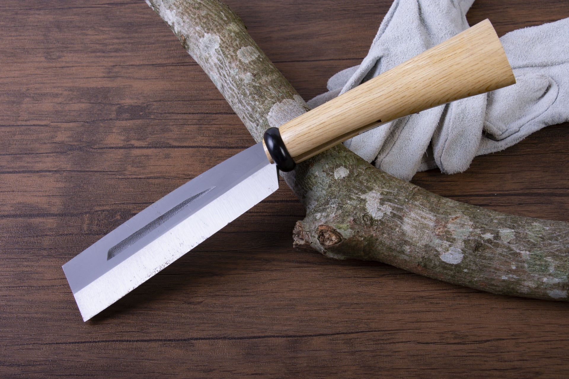 鉈の研ぎ方｜刃物の切れ味を20分で最大限に引き出す方法 – TOGIBU